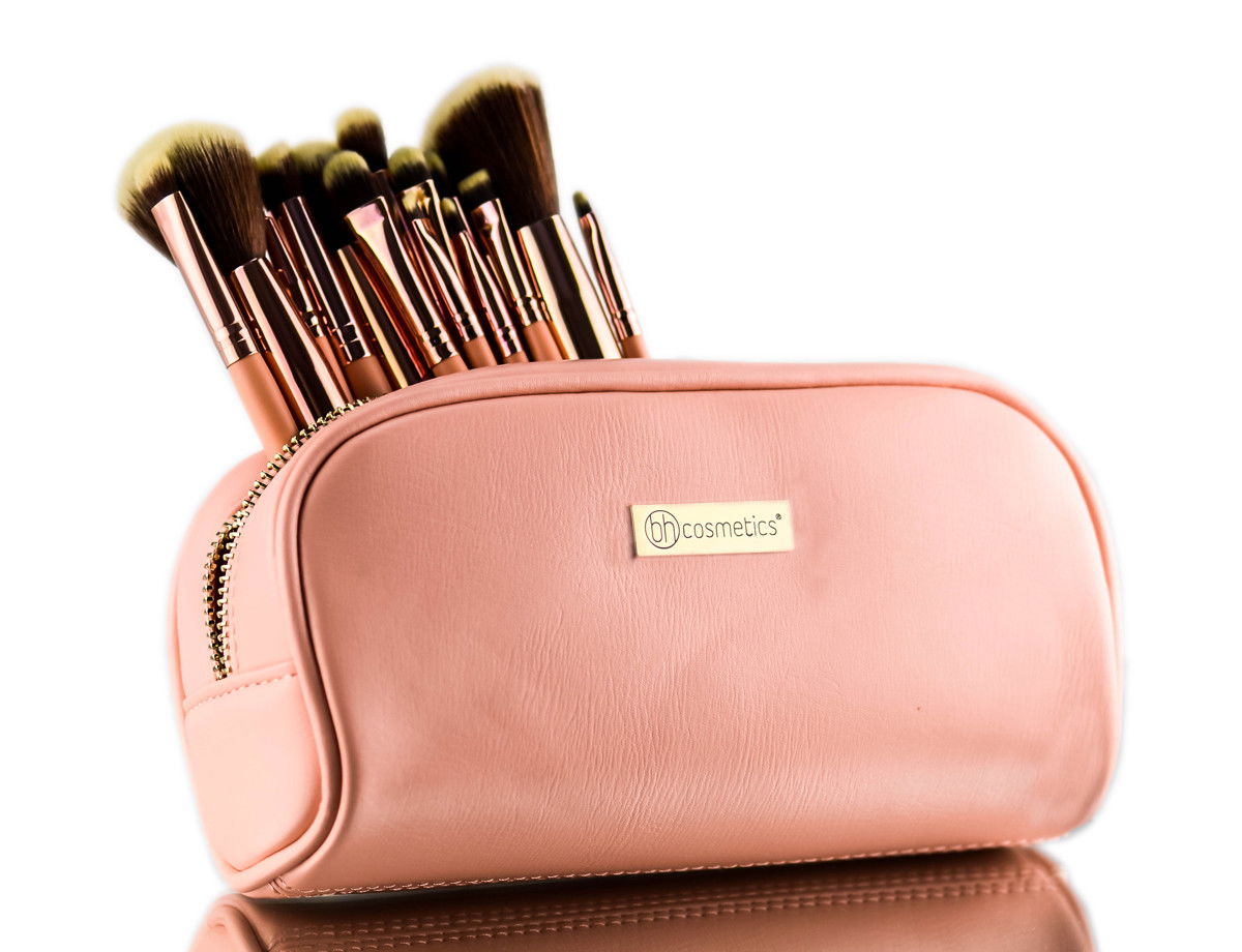 Color : Pale Pink, BH Cosmetics 14 PC Chic Brush Set w/ Case | SleekShop